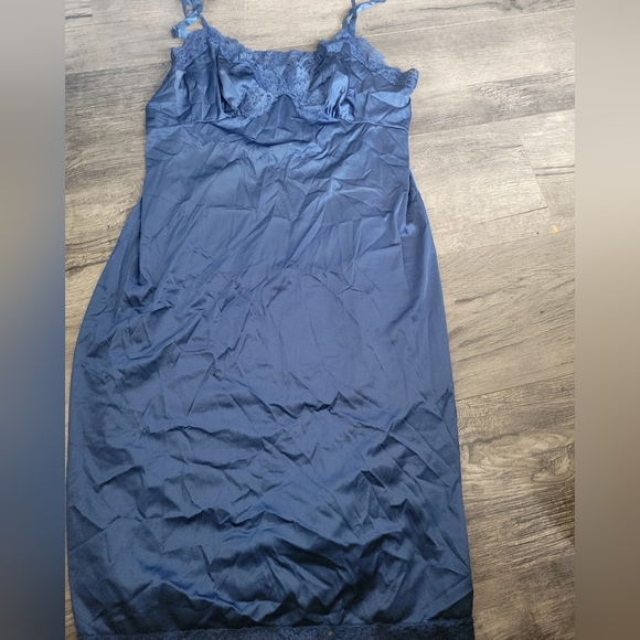 vassarette | Intimates & Sleepwear | Vassarette Underneath It Size 38f ...